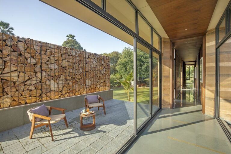 The Earth House Aims Sustainability by Art and Architecture Associates ...