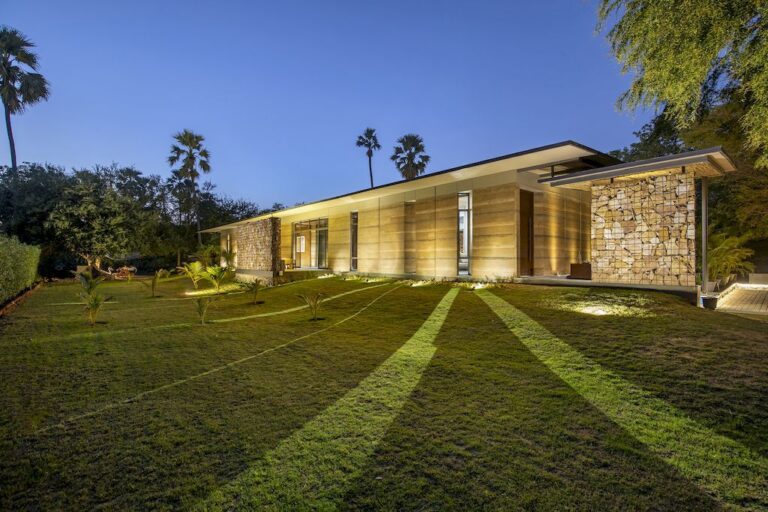 The Earth House Aims Sustainability by Art and Architecture Associates ...
