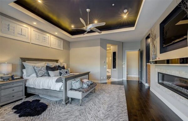 Truly Stunning Home in Henderson Features An Amazing Great Room with ...