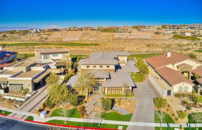 Truly Stunning Home in Henderson Features An Amazing Great Room with ...