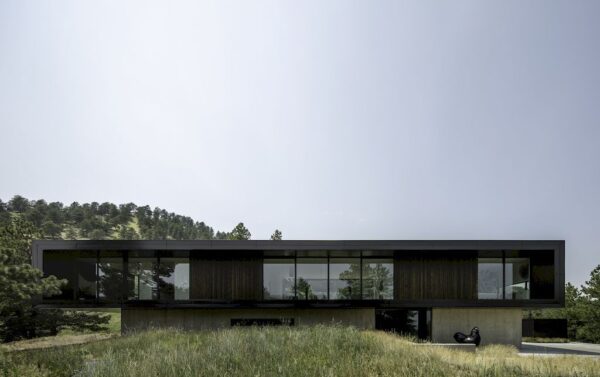 Blur House, a Monochromatic Home by Studio B Architecture + Interiors ...