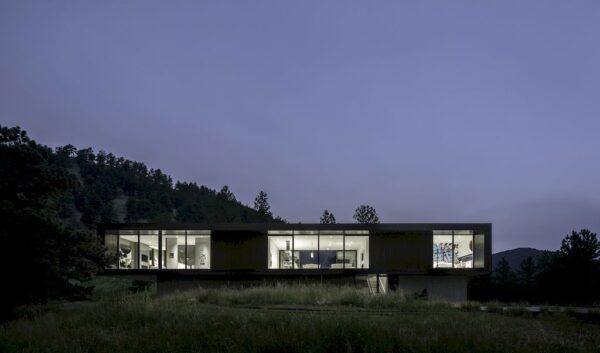 Blur House, a Monochromatic Home by Studio B Architecture + Interiors ...