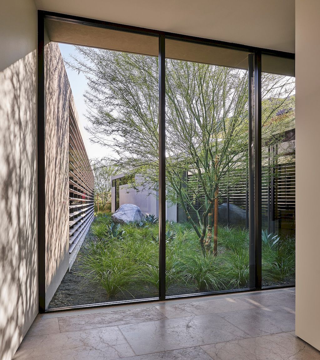 Kawish Court House in California with nature connection by o2 ...