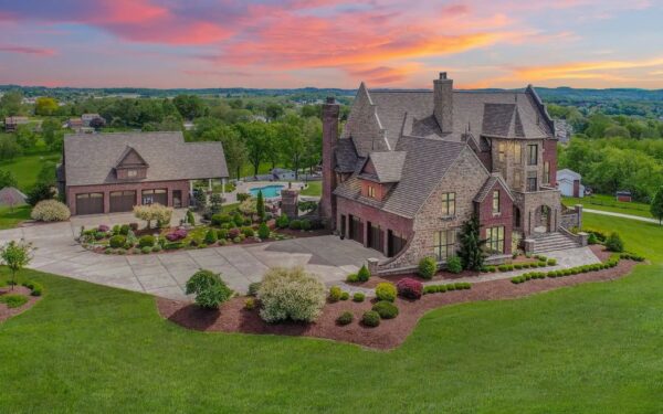 Timeless Luxury Home with Breathtaking Views in Laurel Highlands, Pennsylvania