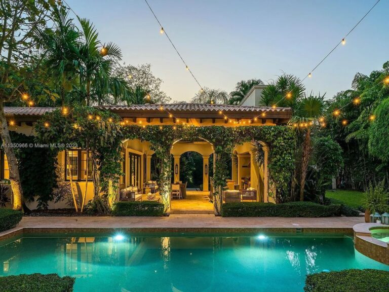 An Perfect Luxury Oasis Home with a Grand Foyer and Dramatic Staircase ...
