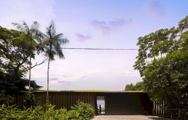 LAB House, stunning home blend in with nature by Studio Arthur Casas