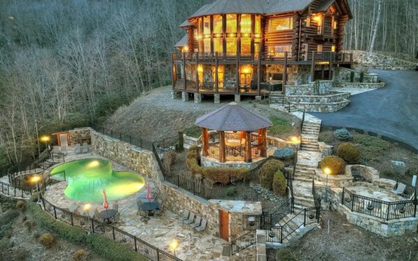 This $5,670,000 British Columbian Cedar Log Home is a Masterpiece ...