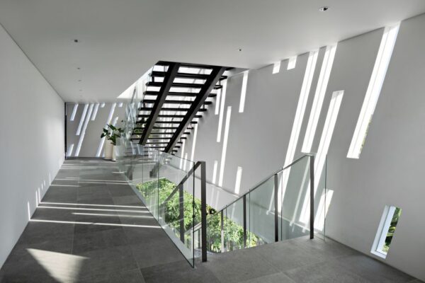 Luke House, an Impressive Luxury Project by Budipradono Architects ...