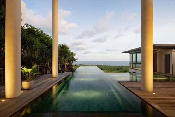 Luke House, an Impressive Luxury Project by Budipradono Architects ...