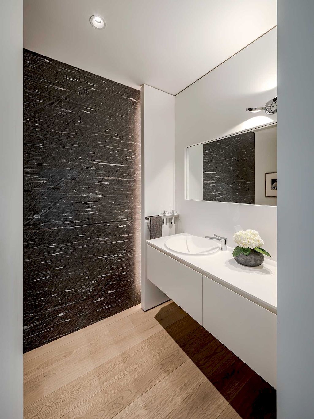 Owyang House, Lantern-like appearance at night by Swatt Miers architects