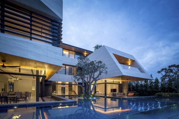 Forever House with impressive shape by Wallflower Architecture + Design ...