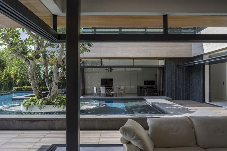 Forever House with impressive shape by Wallflower Architecture + Design ...