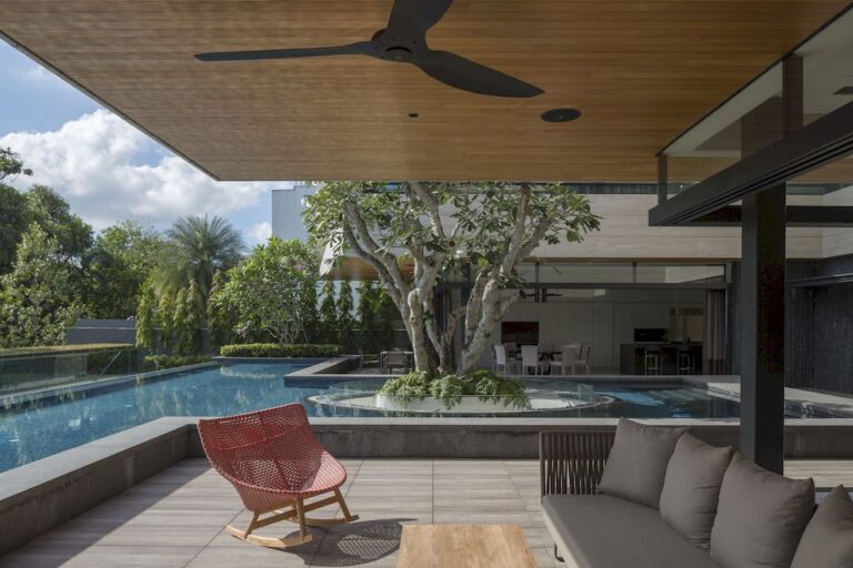 Forever House with impressive shape by Wallflower Architecture + Design ...