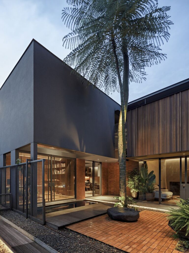 Studio F15 Offers Inviting and Harmonious Space by Axial Studio