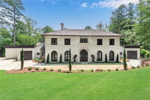 Sandy Springs, Georgia Oasis: A Gated Home for Your Relaxing Lifestyle ...