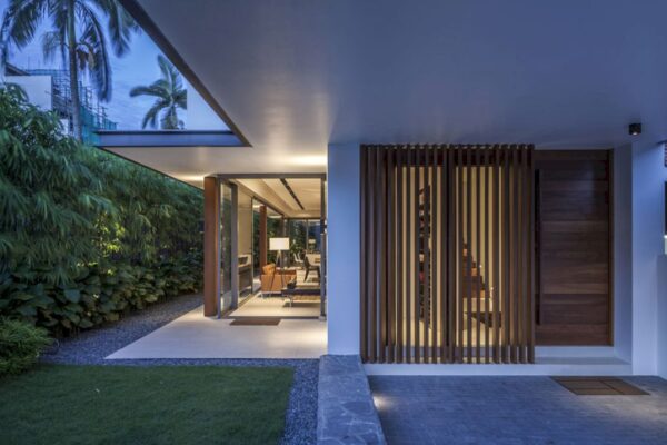 Sunny Side House in Singapore by Wallflower Architecture + Design ...