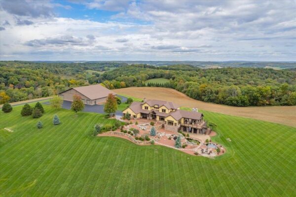 Spring Green, Wisconsin Dream Home: $3.1 Million for Ultimate Outdoor ...