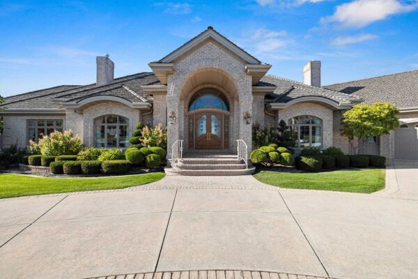 A Majestic All-Brick Hillside Ranch Mansion on 3 Lake Largo Lots ...
