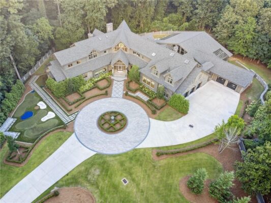 Awe-Inspiring Modern Compound in Atlanta, Georgia - An Entertainer's ...