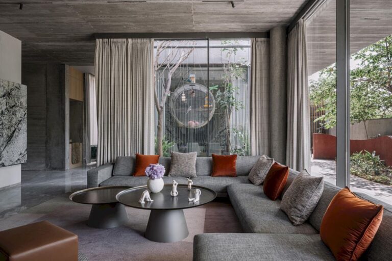 Link House, Unconventional Luxury Unfolding by Openideas Architects