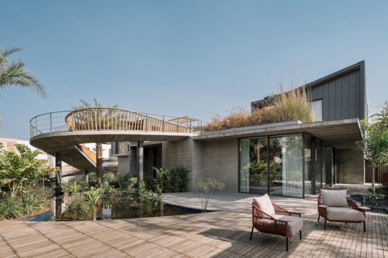 Link House, Unconventional Luxury Unfolding by Openideas Architects