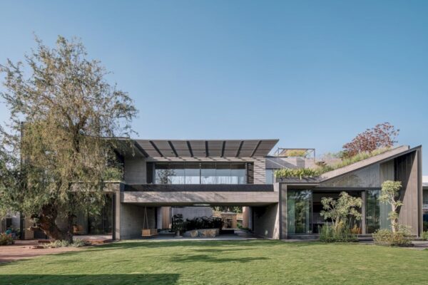 Link House, Unconventional Luxury Unfolding by Openideas Architects