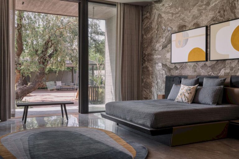 Link House, Unconventional Luxury Unfolding by Openideas Architects