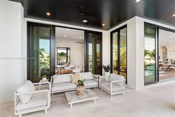 Luxurious 5-Bedroom Waterfront Estate for $9 Million in Lighthouse ...