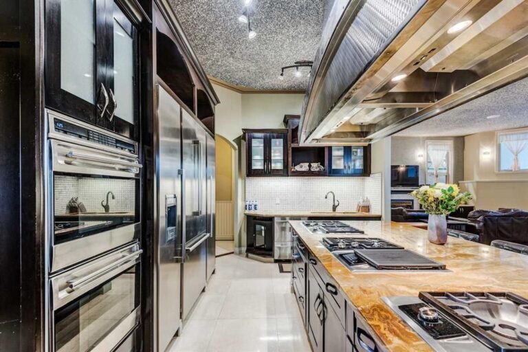 Luxurious Living: Awe-Inspiring Architectural Masterpiece in Alberta ...
