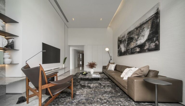 ARQ10 House, Vertical Modern Living by IDIN Architects