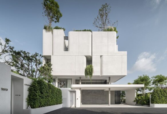 ARQ10 House, Vertical Modern Living by IDIN Architects | Luxury Houses