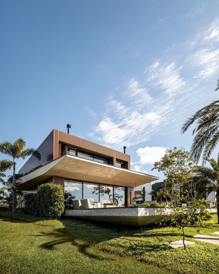 Água house, waterfront gem by Stemmer Rodrigues Architecture