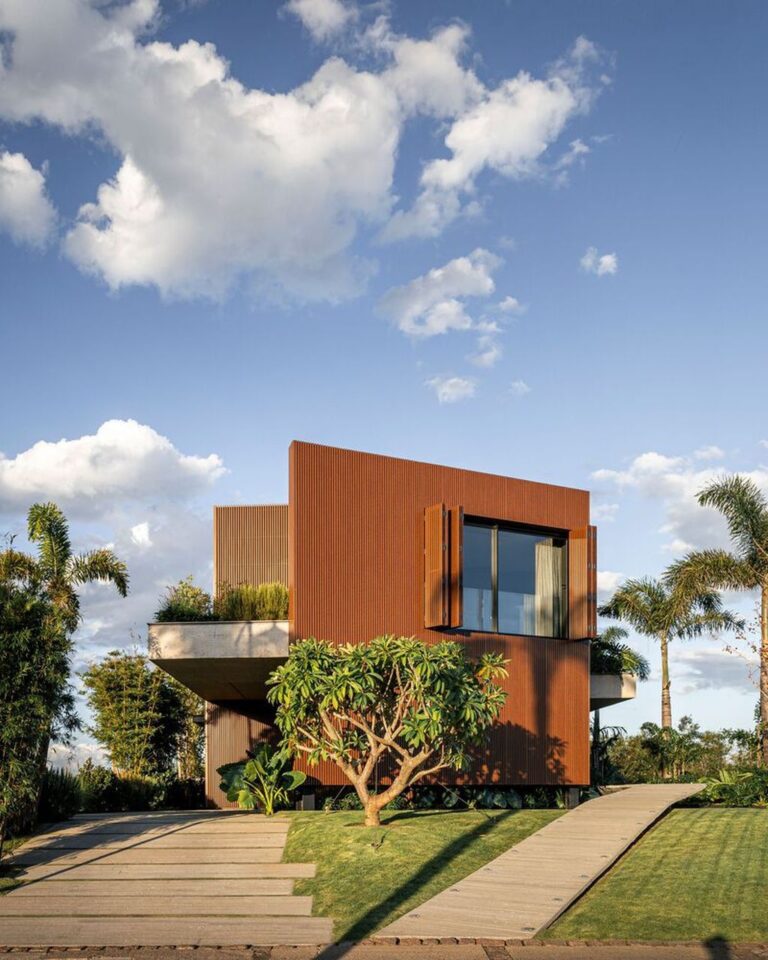 Água house, waterfront gem by Stemmer Rodrigues Architecture