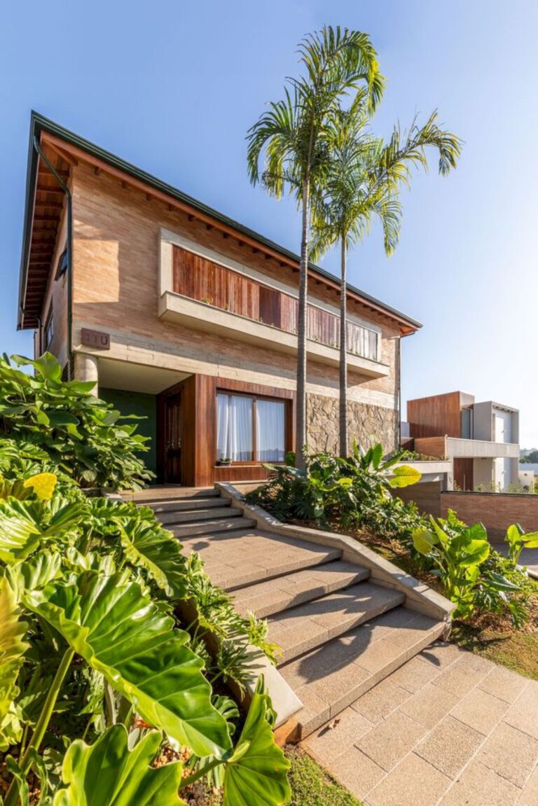Lima House, A Coastal Oasis by Pietro Terlizzi Arquitetura