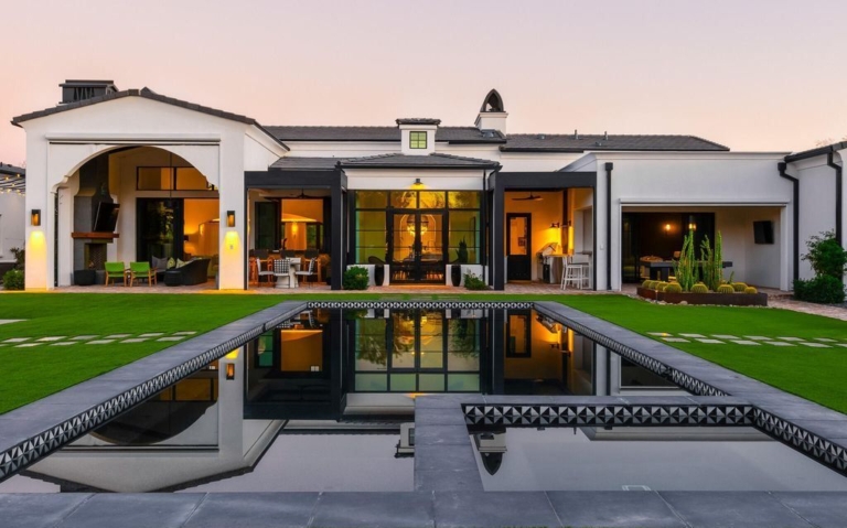 Iconic 2020 Estate with Resort-Style Amenities and Spectacular Design ...