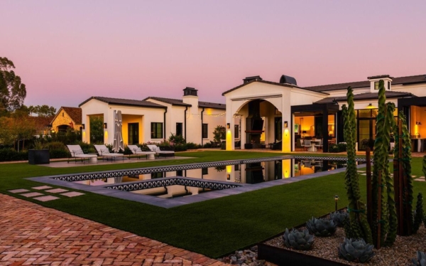 Iconic 2020 Estate with Resort-Style Amenities and Spectacular Design ...