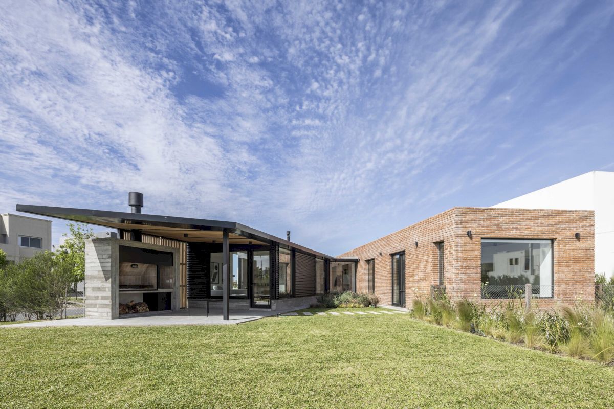 J House, Harmony of Form and Function by Pirca Arquitectura | Luxury Houses