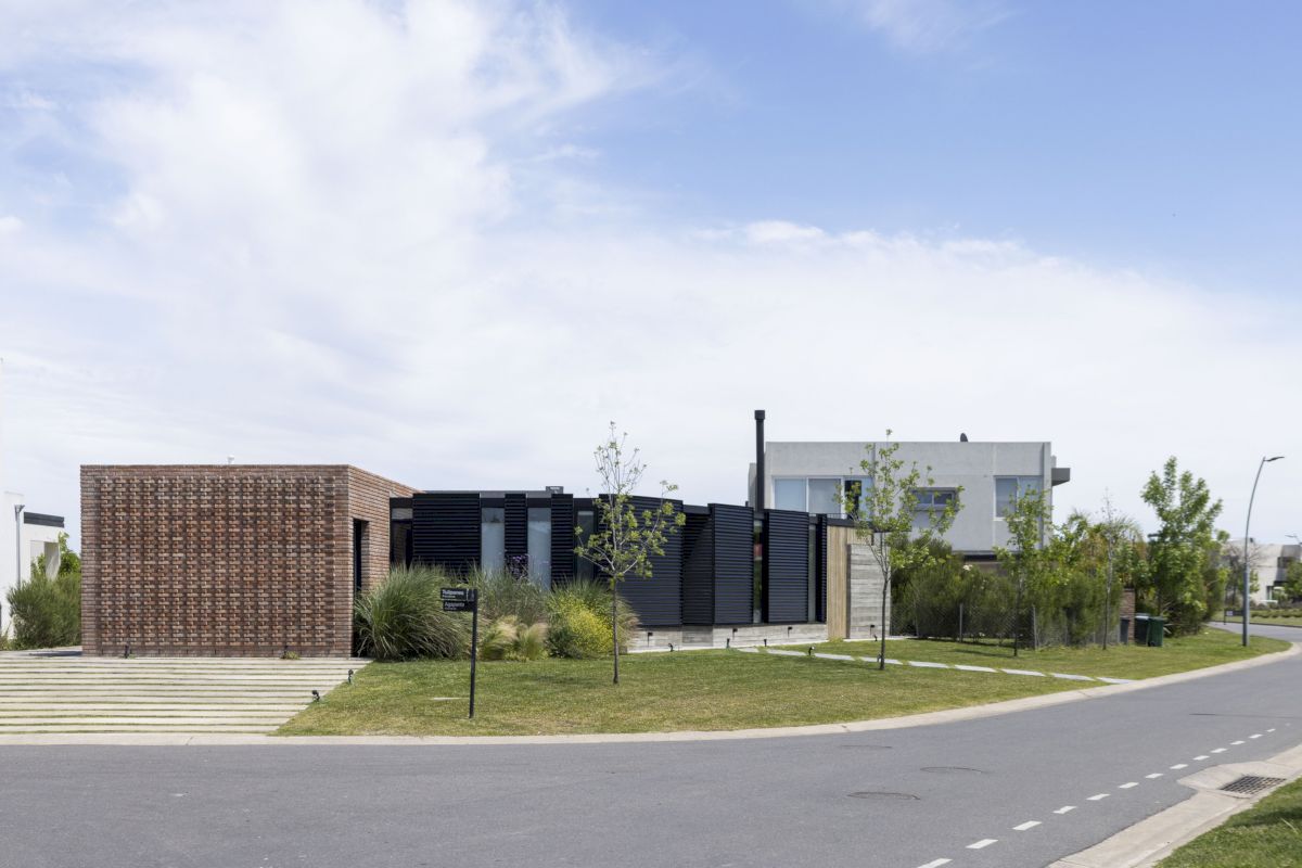 J House, Harmony of Form and Function by Pirca Arquitectura | Luxury Houses