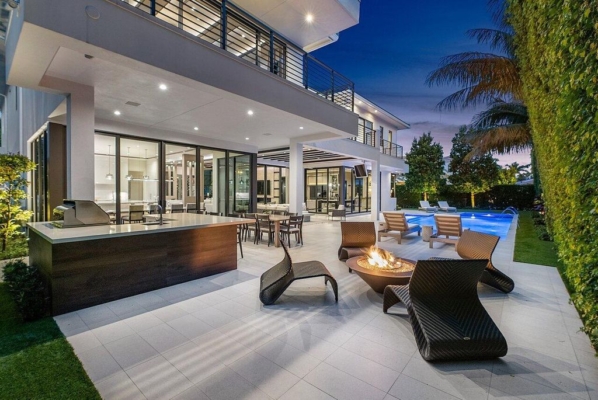 Custom Signature Estate with Exquisite Finishes in Boca Raton | Luxury ...