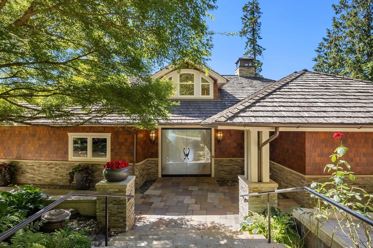Exclusive Waterfront Haven: Magnificent Retreat in Washington State ...