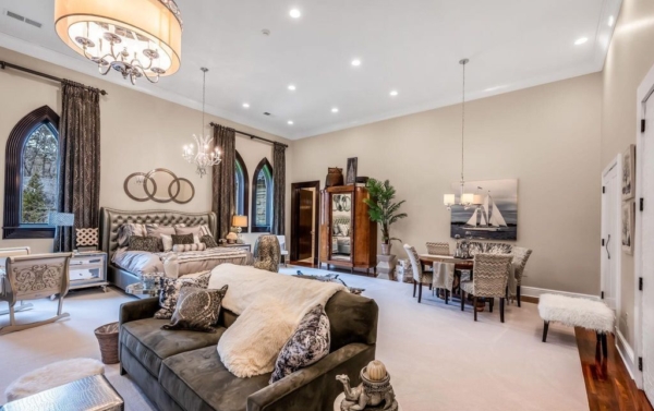 Exquisite 80-Acre Estate A Luxurious Retreat Listed at $5.7 Million in ...