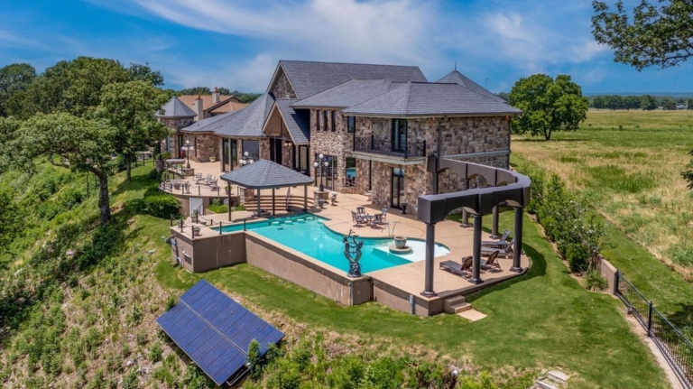 Luxury Lakefront Living at Eagle Bluff: Unmatched Amenities, Stunning ...