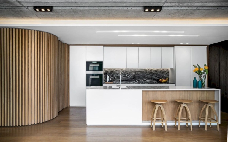 UT 41 House with Coastal Elegance by GSQUARED Architect | Luxury Houses