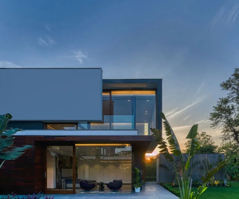 Folded Wall House, Masterpiece of Design by DADA Partners | Luxury Houses