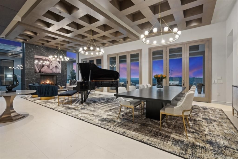 Luxurious Texas Residence by Jauregui Architecture & Construction Hits ...