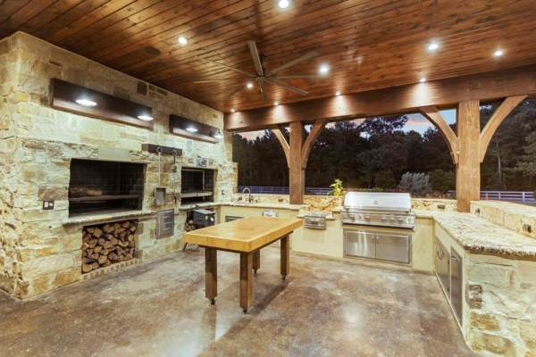 Circle O Farm: 42+ Acres with Modern Luxury Ranch in Texas Listed at ...