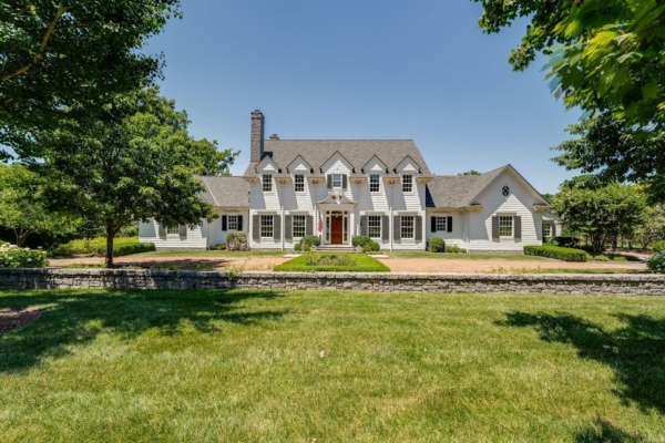 Classic Southern Home in Tennessee Showcases Thoughtful Design and ...