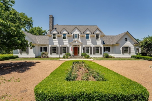Classic Southern Home in Tennessee Showcases Thoughtful Design and ...