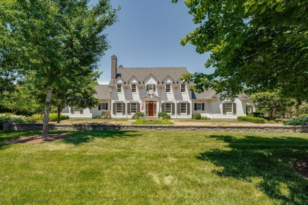 Classic Southern Home in Tennessee Showcases Thoughtful Design and ...