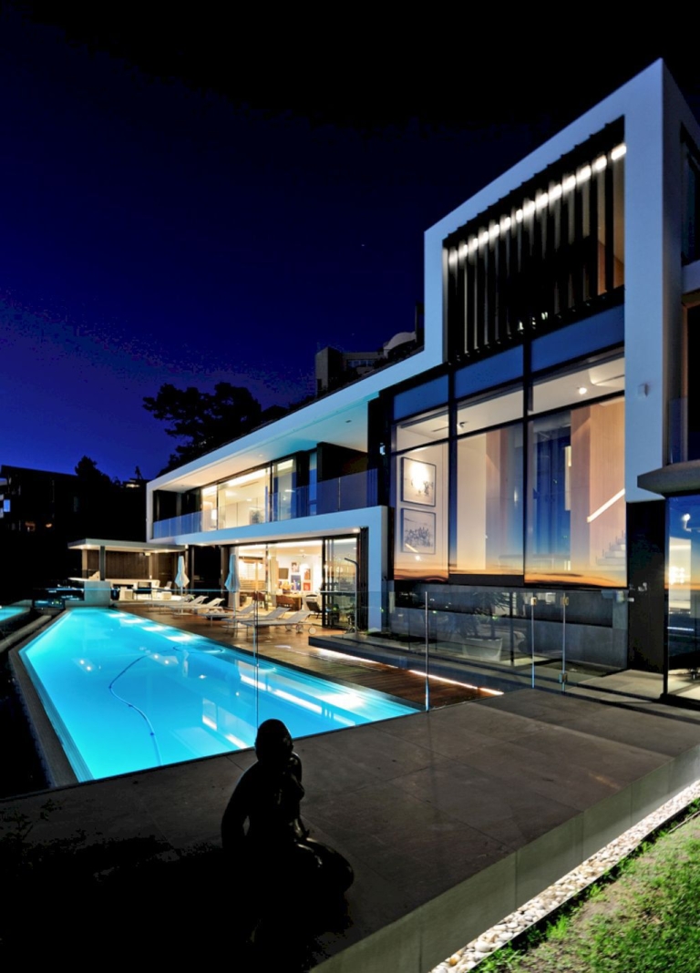 Clifton Nettleton Road, Modern home by Peerutin Architects